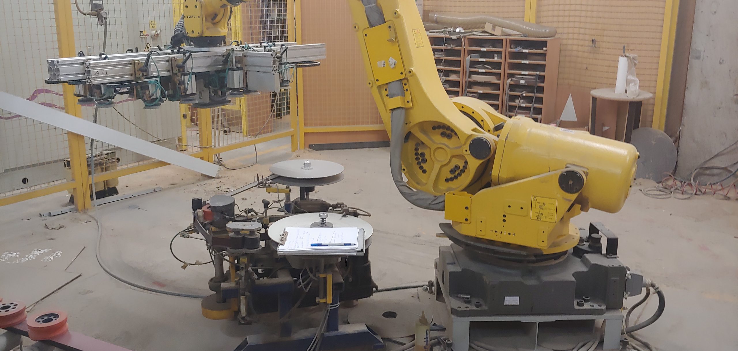 Edge banding robot - Machineries BST